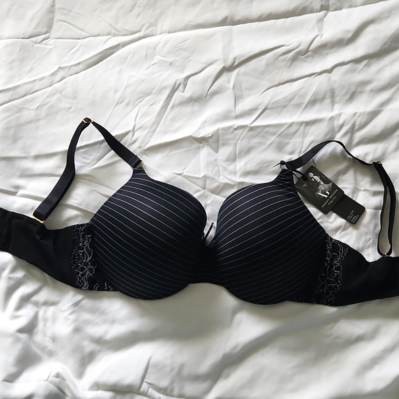 Ashley Graham | Intimates & Sleepwear | Ashley Graham Bra 36ddd Black ...